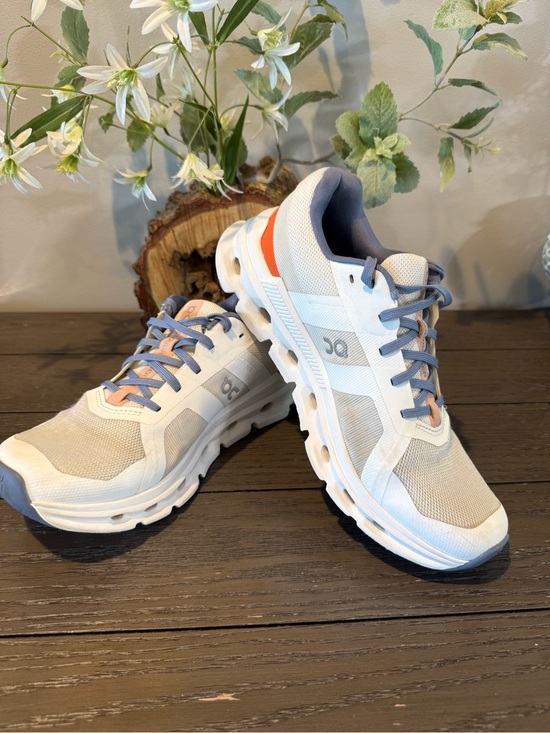 On Clouds | Shoes | On Running Womens White And Light Blue Cloudlite ...